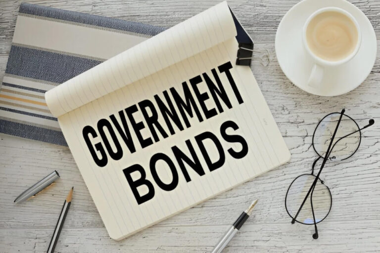 Corporate Bonds vs Government Bonds: How to Invest in One